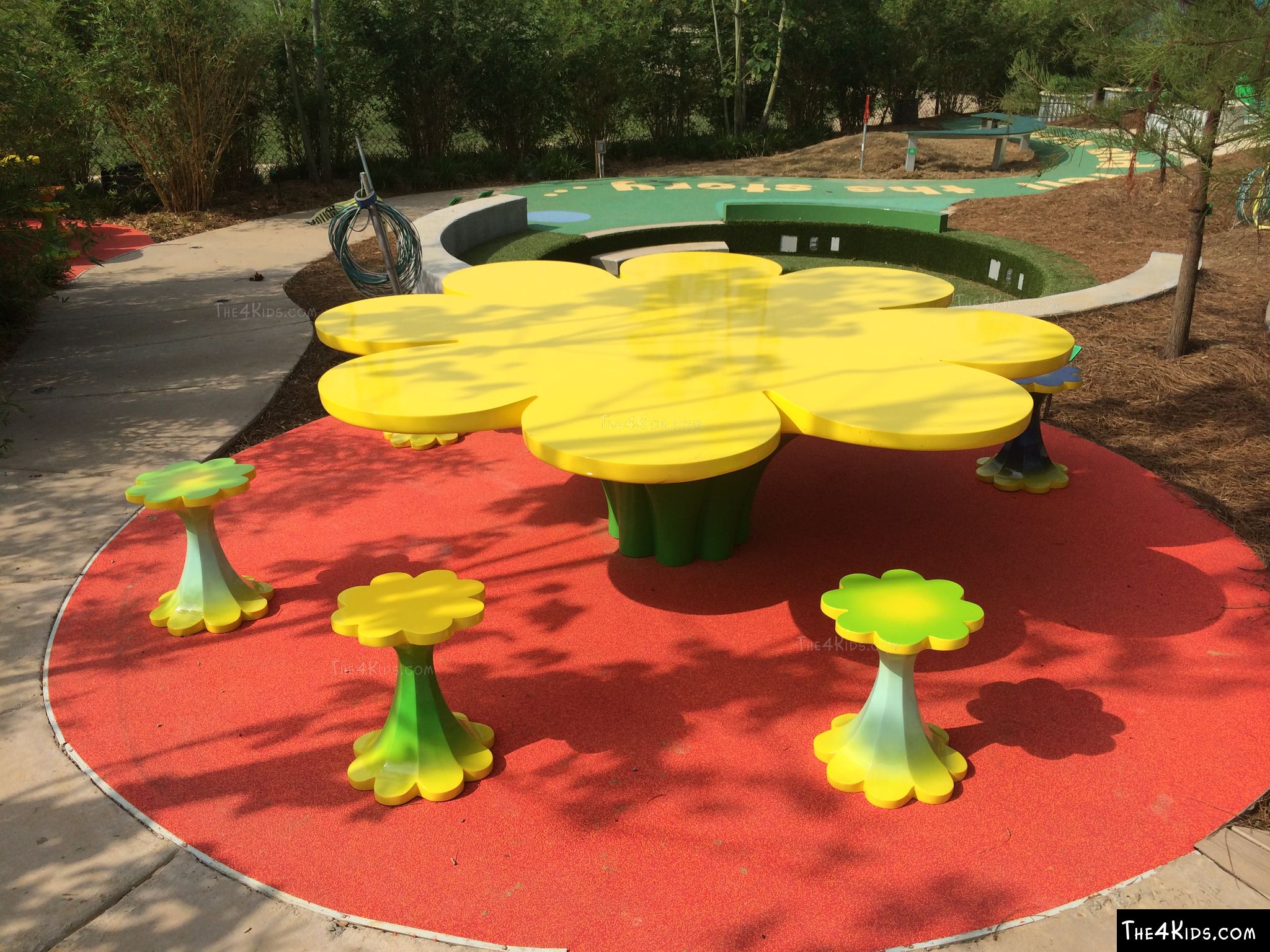 Flower Table and Stools - The 4 Kids