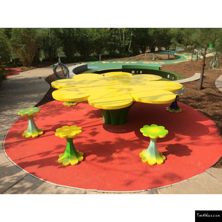 Flower Table and Stools - The 4 Kids